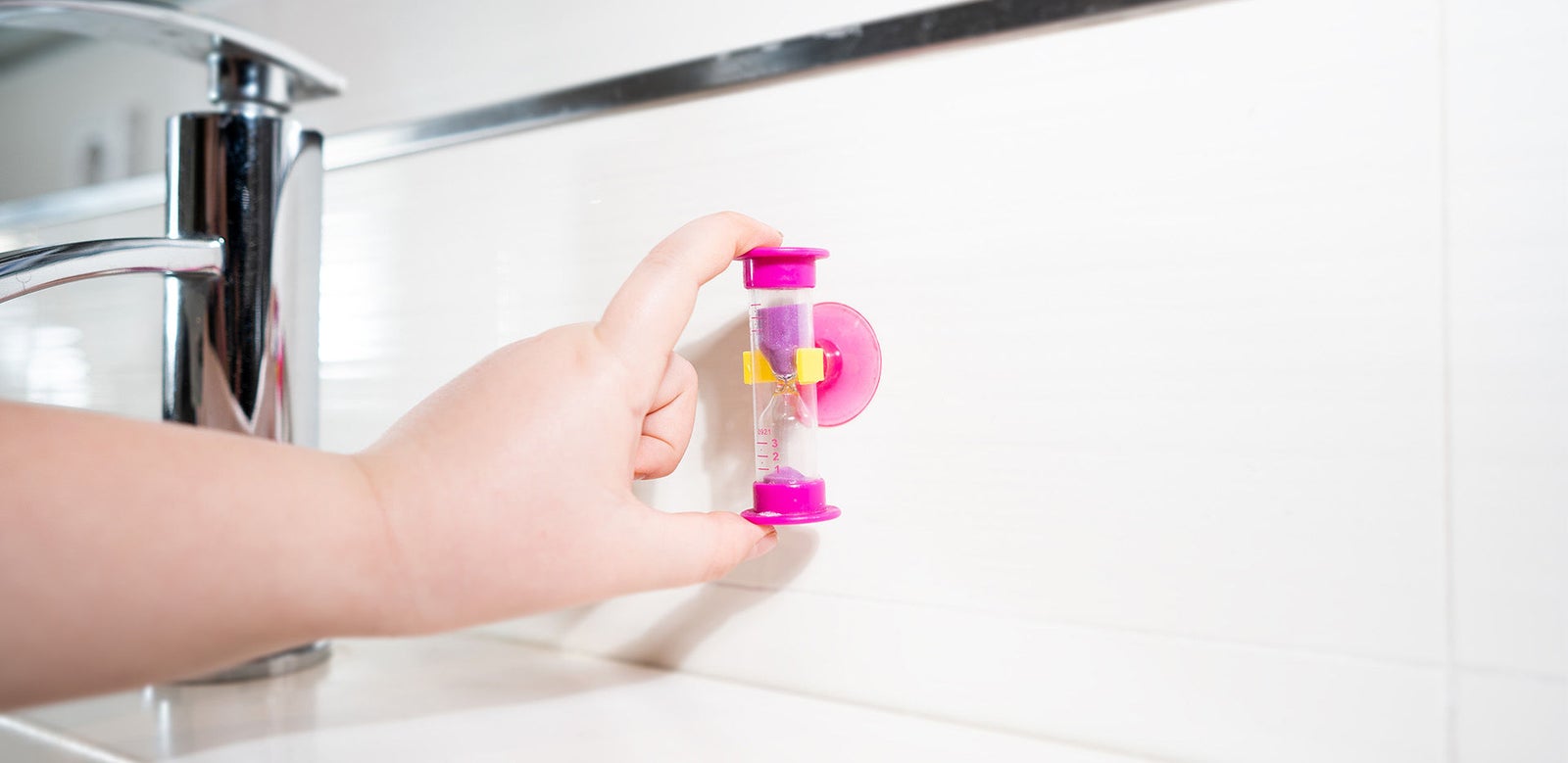 Le caséum, dépôt blanc sur les amygdales | elmex®